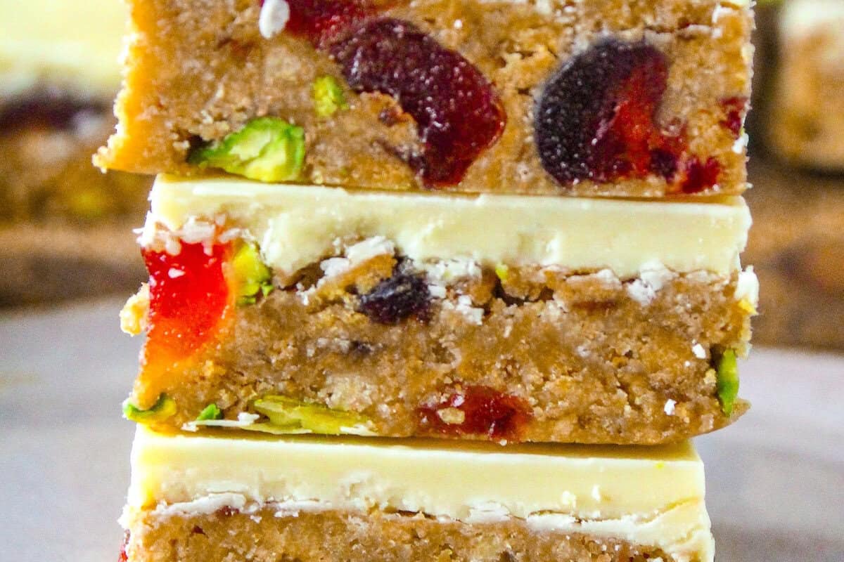 White Chocolate Tiffin | Easy No-Bake Traybake - Carrie's Kitchen